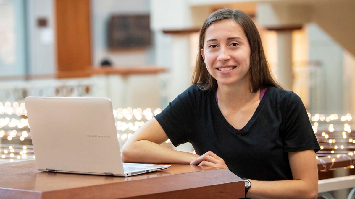 Alum wins prestigious science research fellowship - DePauw University